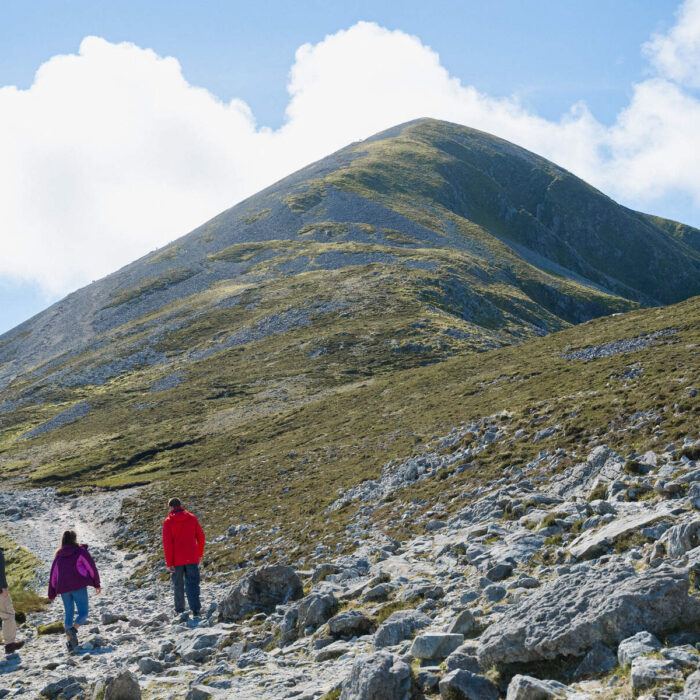 Croagh Patrick in Ireland: after 3 years of work, a faster route will ...