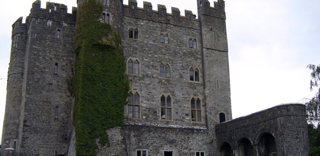 Kilkea Castle - Irish castle • Go-to-Ireland.com