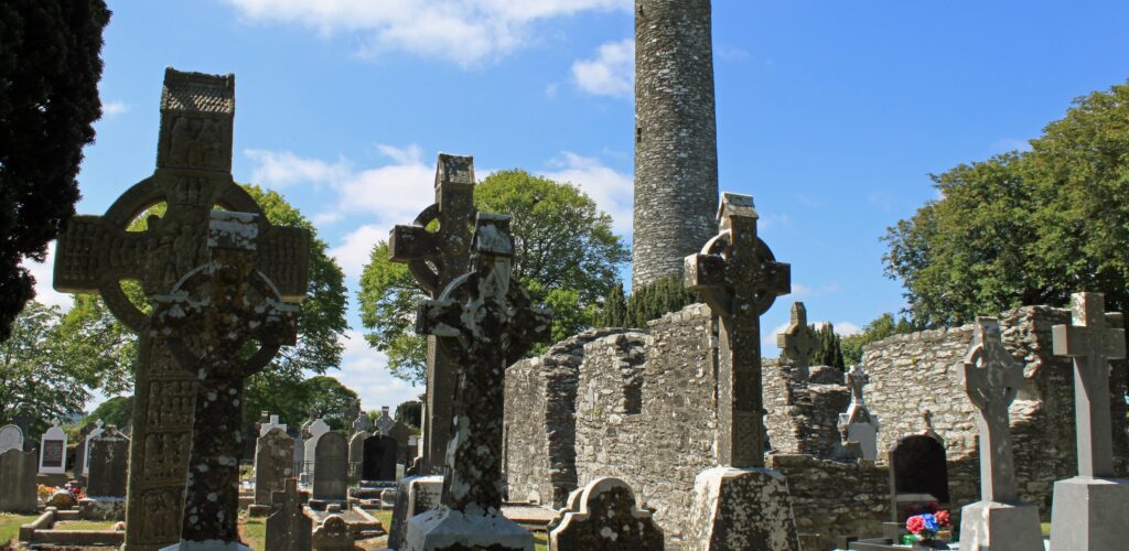 Monasterboice - Irish monastery • Go-to-Ireland.com