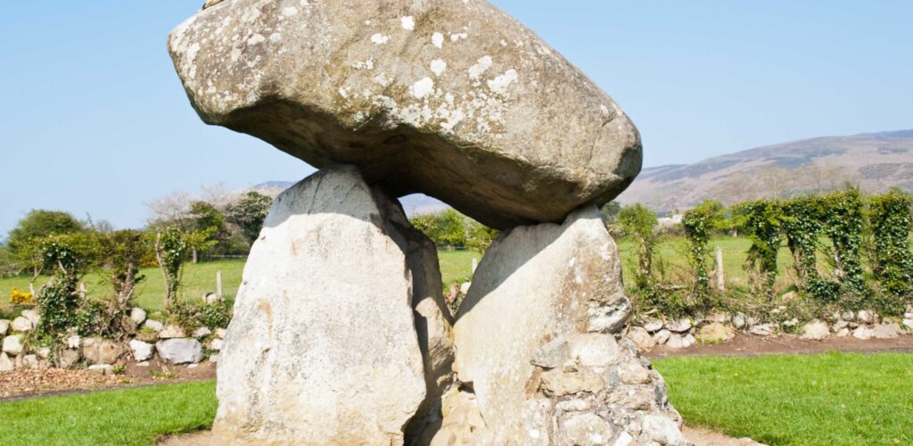 Proleek Dolmen in County Louth • Go-to-Ireland.com