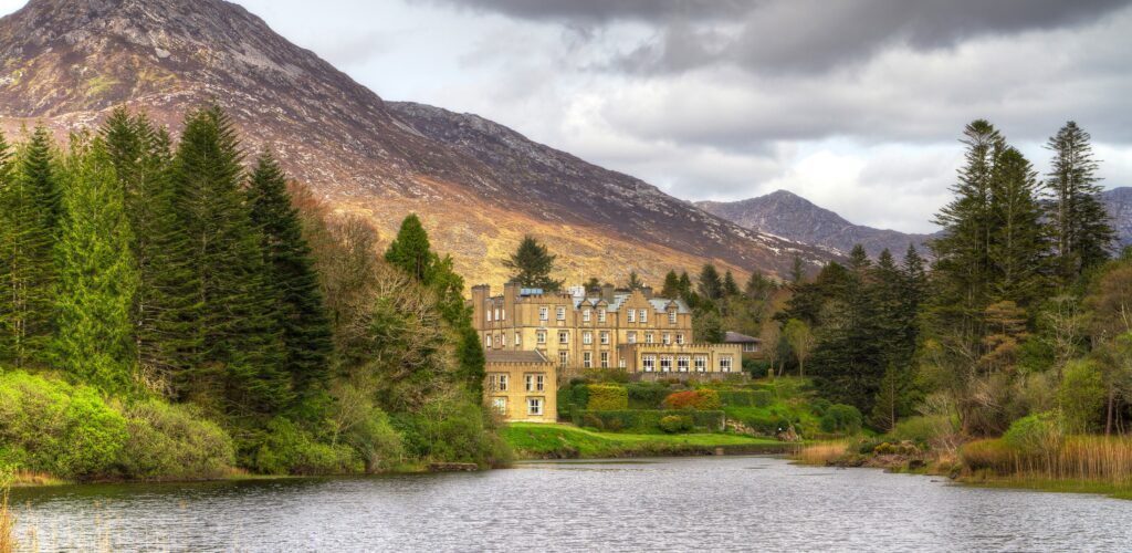 Ballynahinch Castle - Connemara Castle • Go-to-Ireland.com