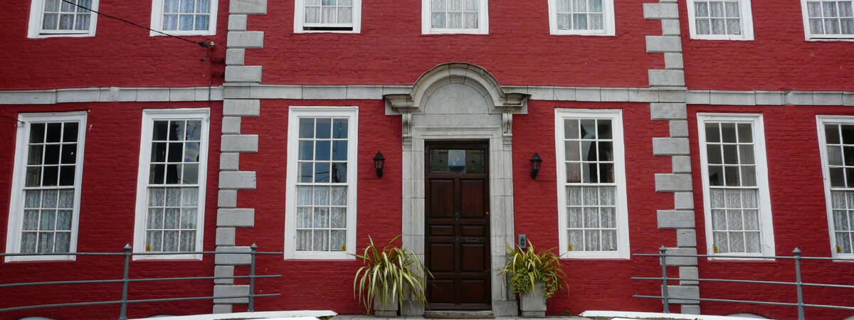 The Red House - Dutch manor house in Youghal • Go-to-Ireland.com.