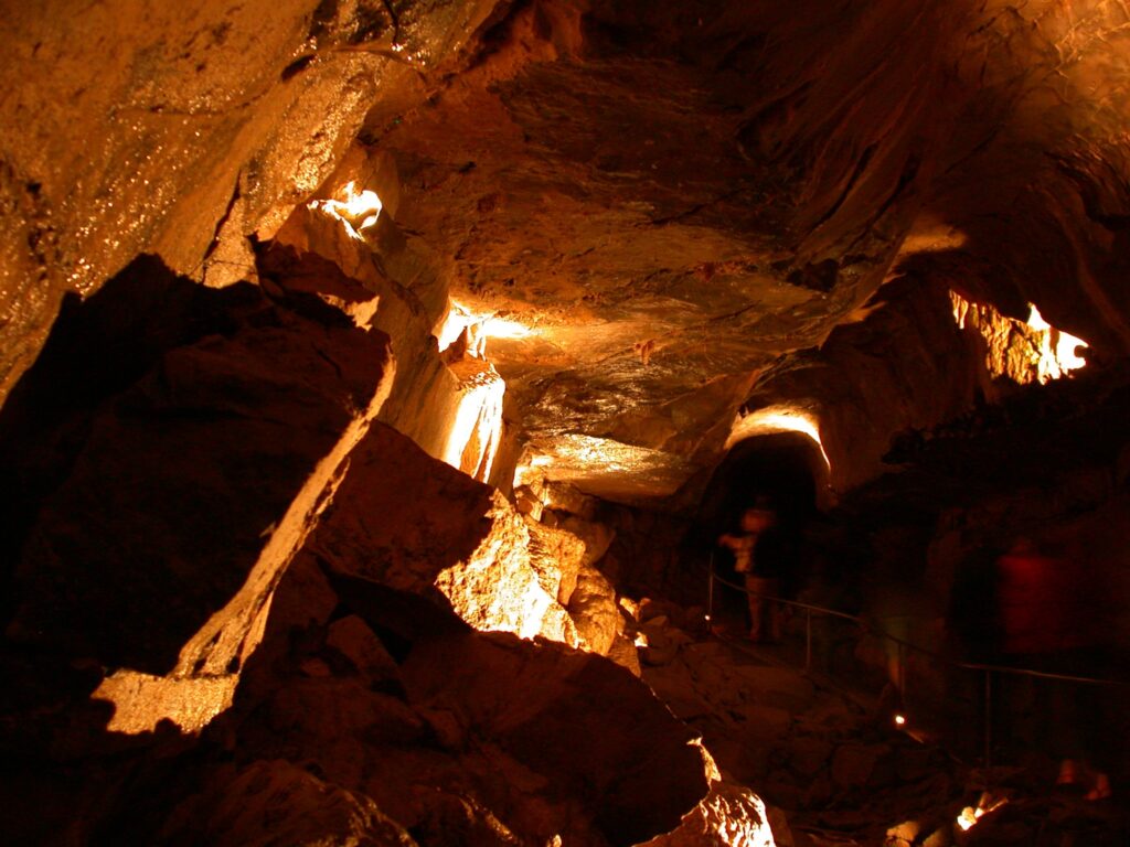 Irish caves to visit in Ireland ☘️ • Go-to-Ireland.com