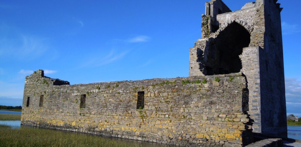 Carrigafoyle Castle - Irish castle • Go-to-Ireland.com