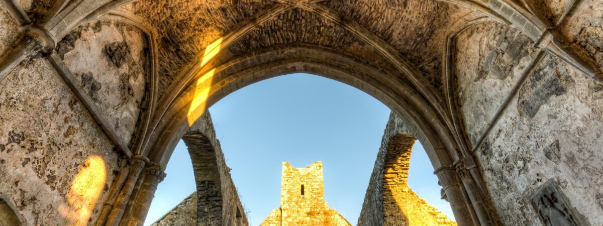 Irish abbeys and monasteries to visit in Ireland ☘️ • Go-to-Ireland.com