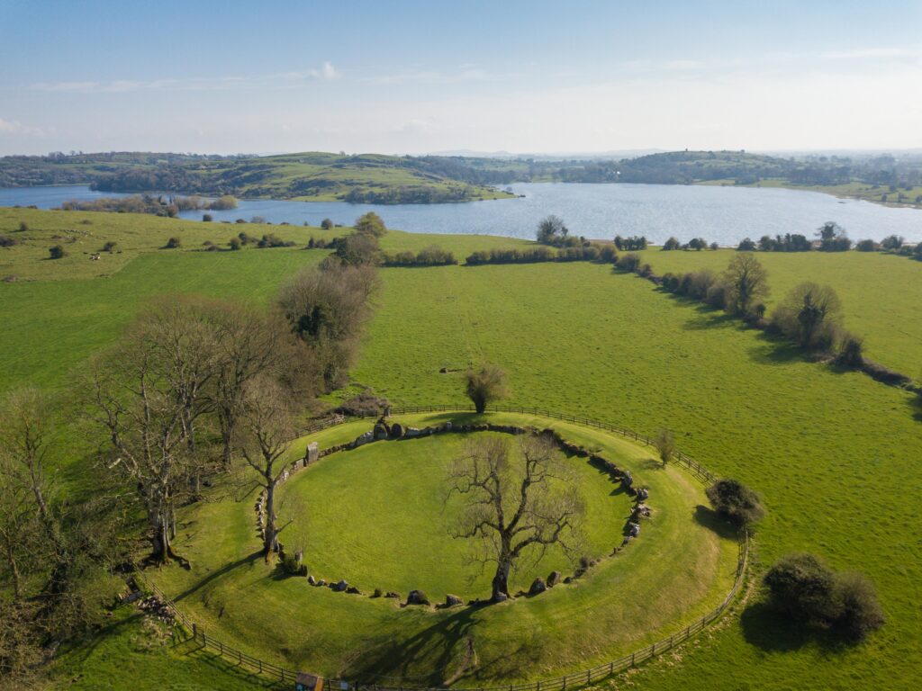 Grange Stone - Ireland's largest cromlech • Guide Irlande.com