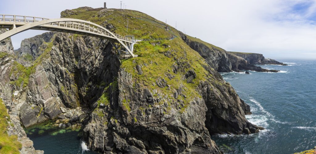 Mizen Head - Irish lighthouse • Go-to-Ireland.com