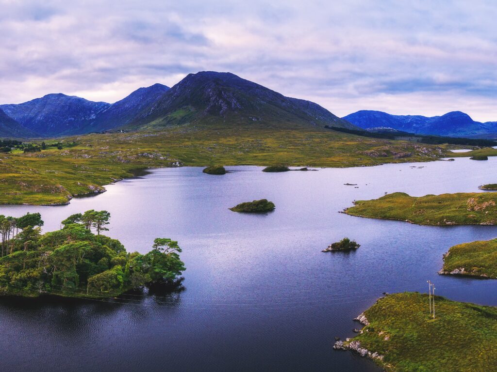 Irish lakes to visit in Ireland ☘️ • Go-to-Ireland.com