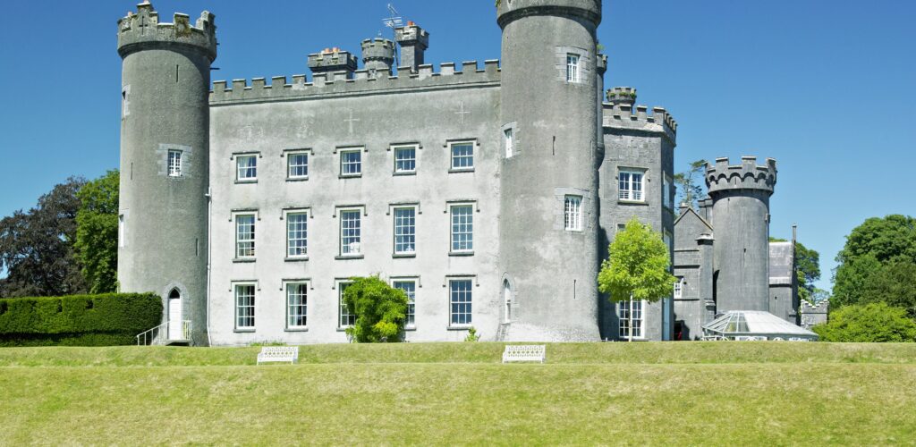 Tullynally Castle or Pakenham Hall Castle • Go-to-Ireland.com
