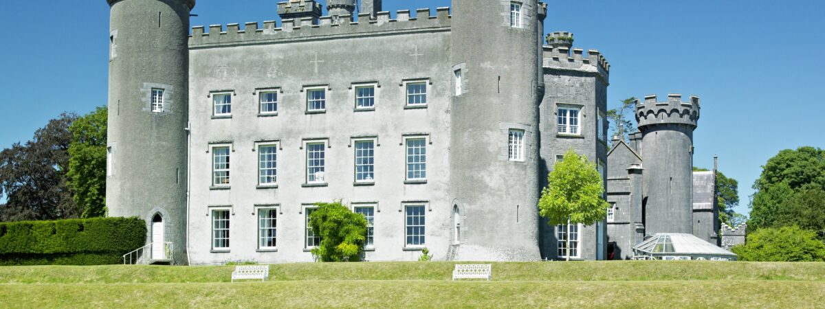 Tullynally Castle or Pakenham Hall Castle • Go-to-Ireland.com