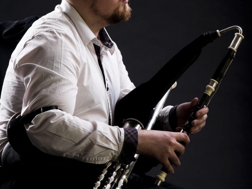 The Uilleann Pipe - Irish bagpipes • Guide Irlande.com