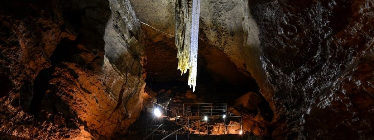 Doolin Cave - Grotte du comté de Clare • Go-to-Ireland.com