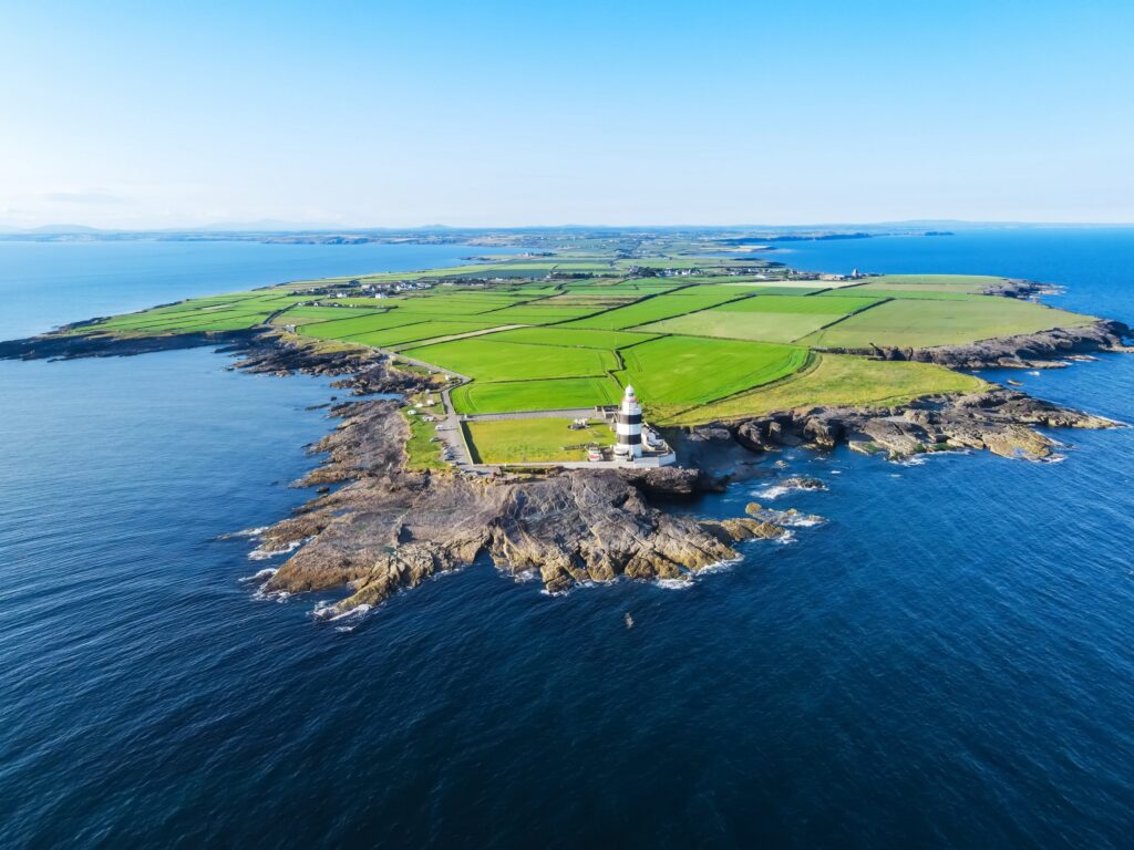 Irish lighthouses to visit in Ireland ☘️ • Go-to-Ireland.com