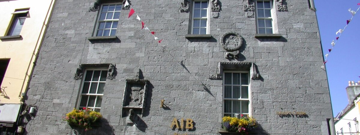 Lynch's Castle - Galway Castle • Go-to-Ireland.com