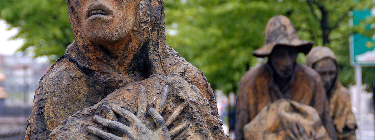 Irish monuments to visit in Ireland ☘️ • Go-to-Ireland.com