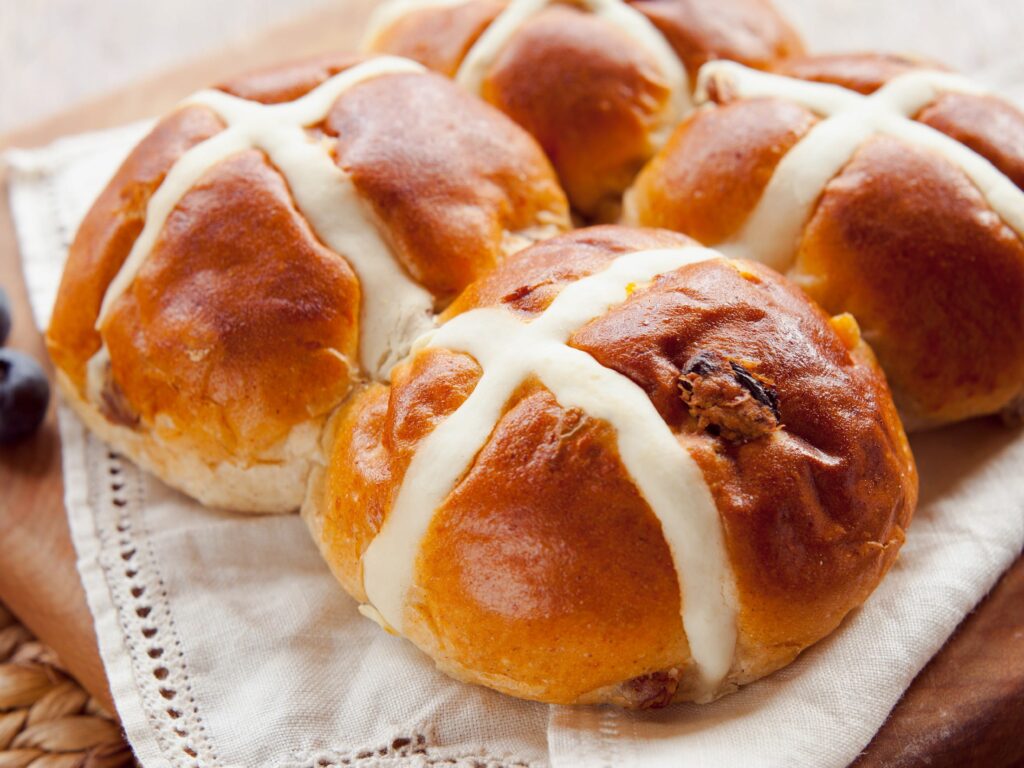The hot cross bun - Brioche irlandaise • Go to Ireland.com