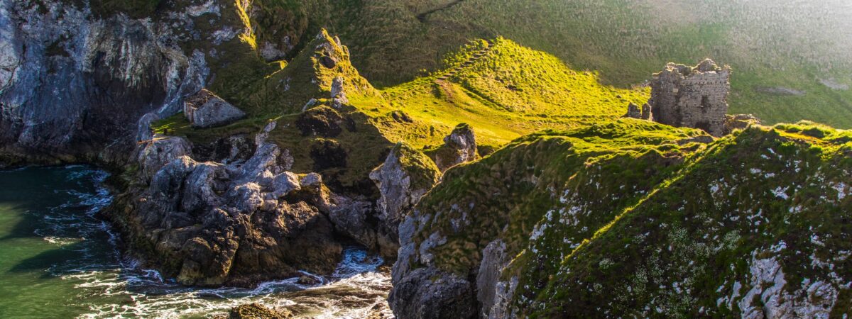 Kinbane Castle - Northern Irish castle • Go-to-Ireland.com