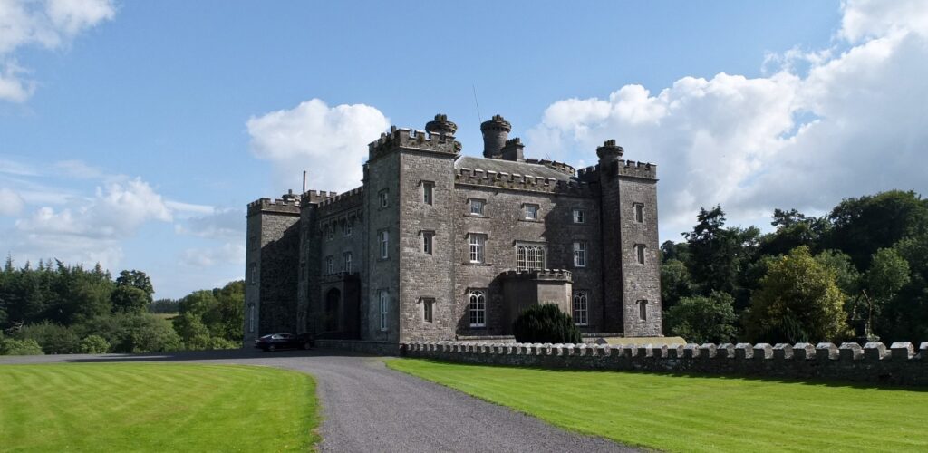 Slane Castle - Irish castle • Go-to-Ireland.com