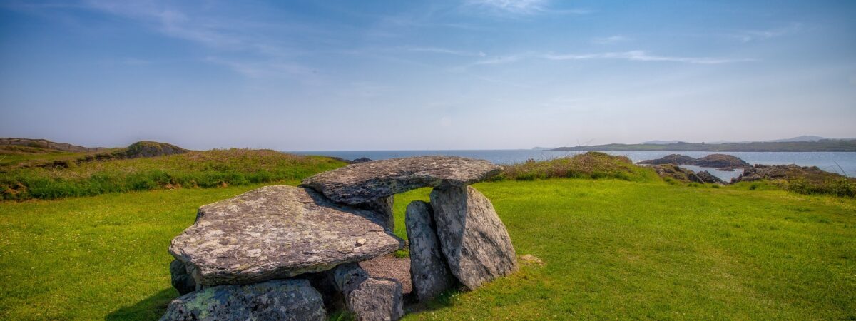 The Altar Wedge Tomb - Irish dolme • Go-to-Ireland.com