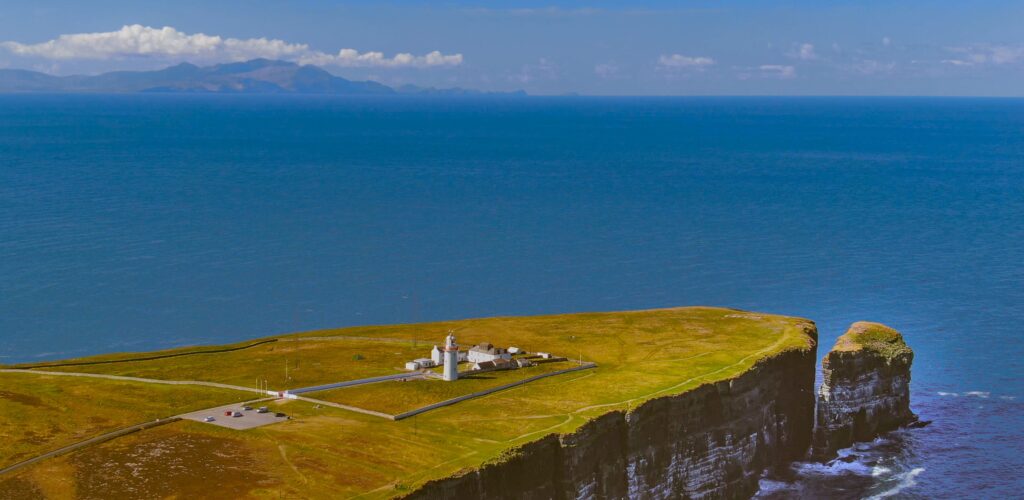 The Loop Head Lighthouse - Irish lighthouse • Go-to-Ireland.com