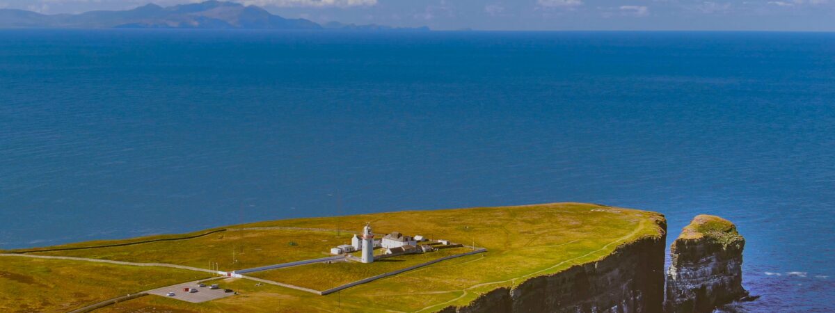 The Loop Head Lighthouse - Irish lighthouse • Go-to-Ireland.com