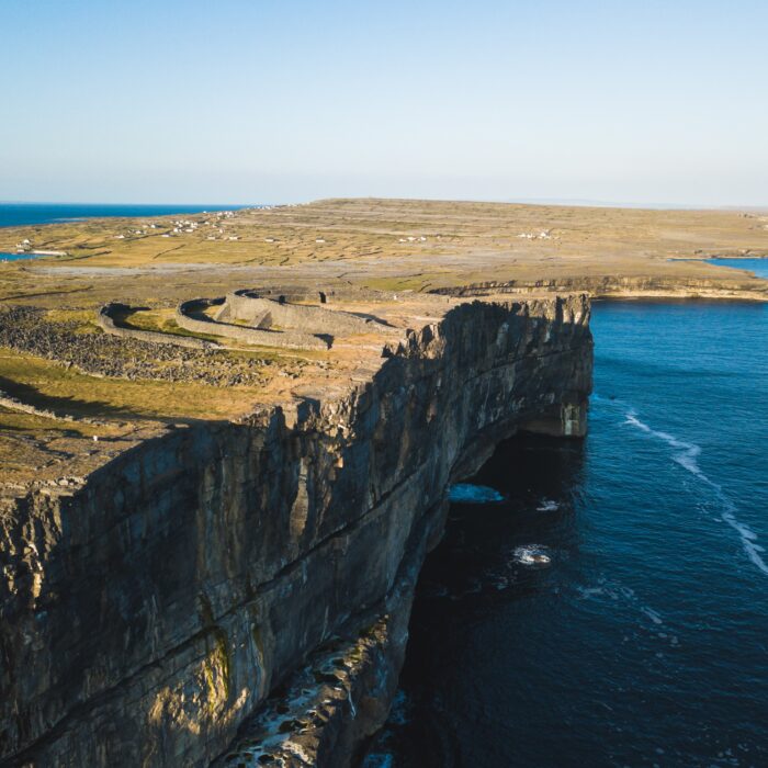 Irish ringforts to visit in Ireland ☘️ • Go-to-Ireland.com