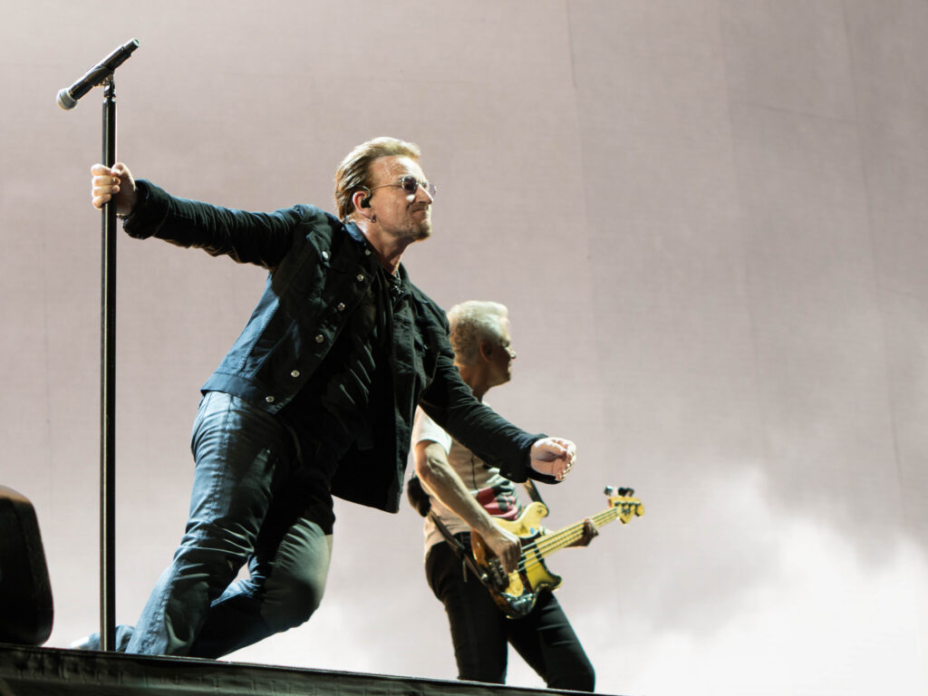 U2: discover their new clip about Northern Ireland! • Go to Ireland.com