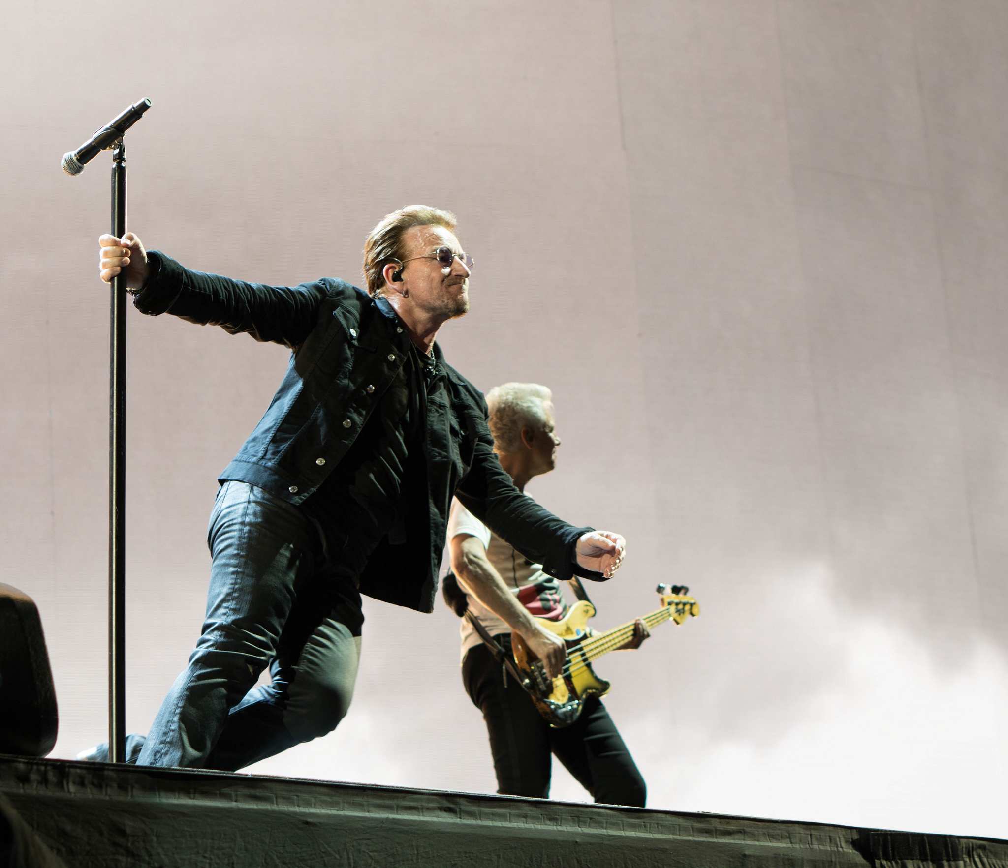 U2: discover their new clip about Northern Ireland! • Go-to-Ireland.com