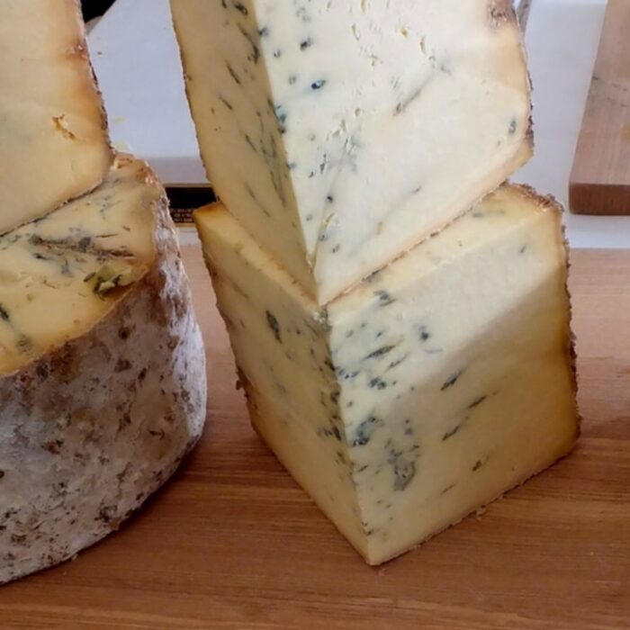 Young Buck, Northern Irish blue cheese | Guide Irlande.com