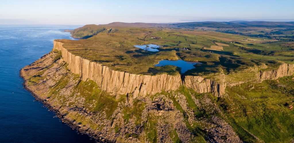 Fair Head - Cliffs in Northern Ireland • Go-to-Ireland.com