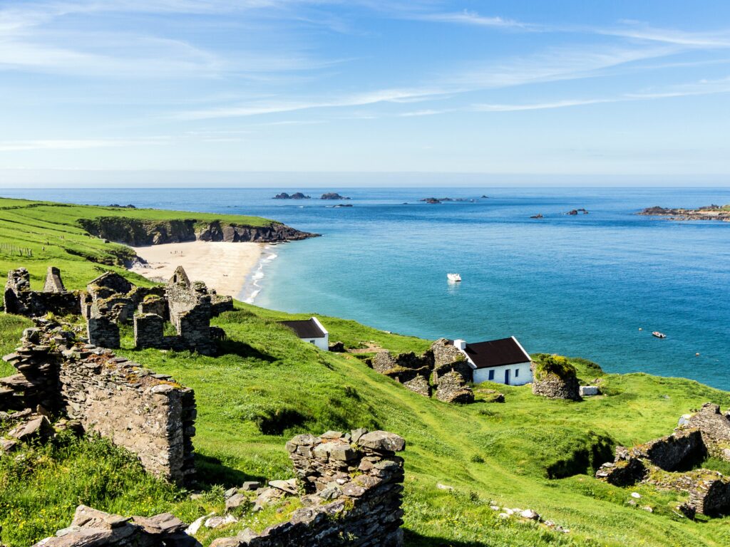 The deserted village of Great Blasket • Go-to-Ireland.com