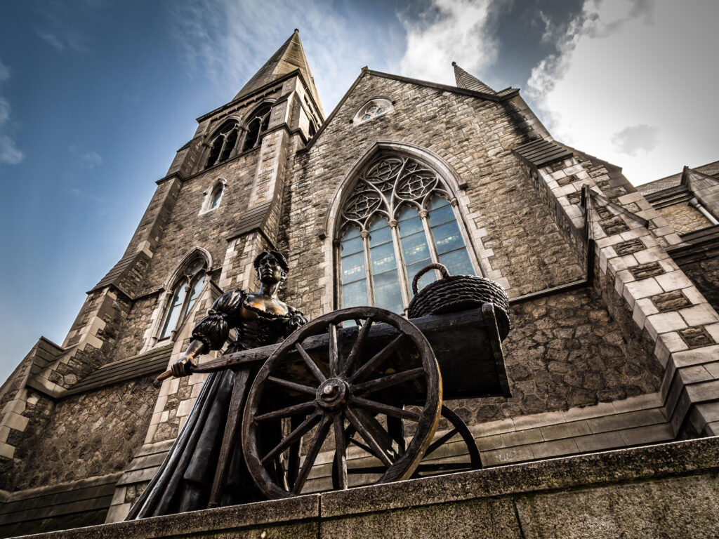 Molly Malone - Fictional character from Dublin • Go-to-Ireland.com