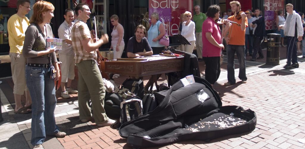Busking - Street performances in Ireland • Go-to-Ireland.com