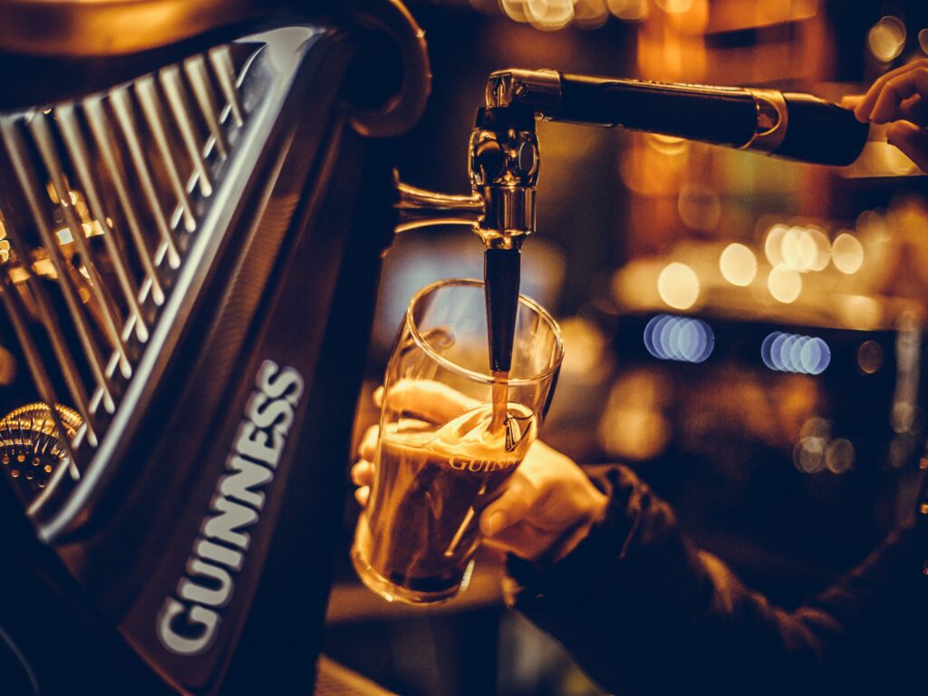 Serving Guinness the right way • Go-to-Ireland.com