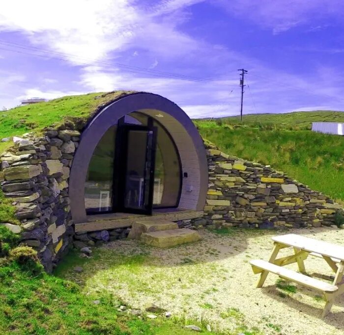 Ireland: this Airbnb looking like a hobbit's house, named best ...
