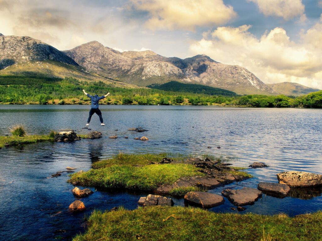 Lough Inagh - Connemara Lake in Ireland • Go to Ireland.com