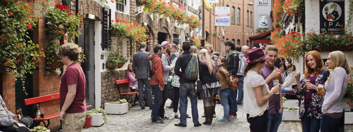 Cathedral Quarter ☘️ : activities & accommodation • Go-to-Ireland.com
