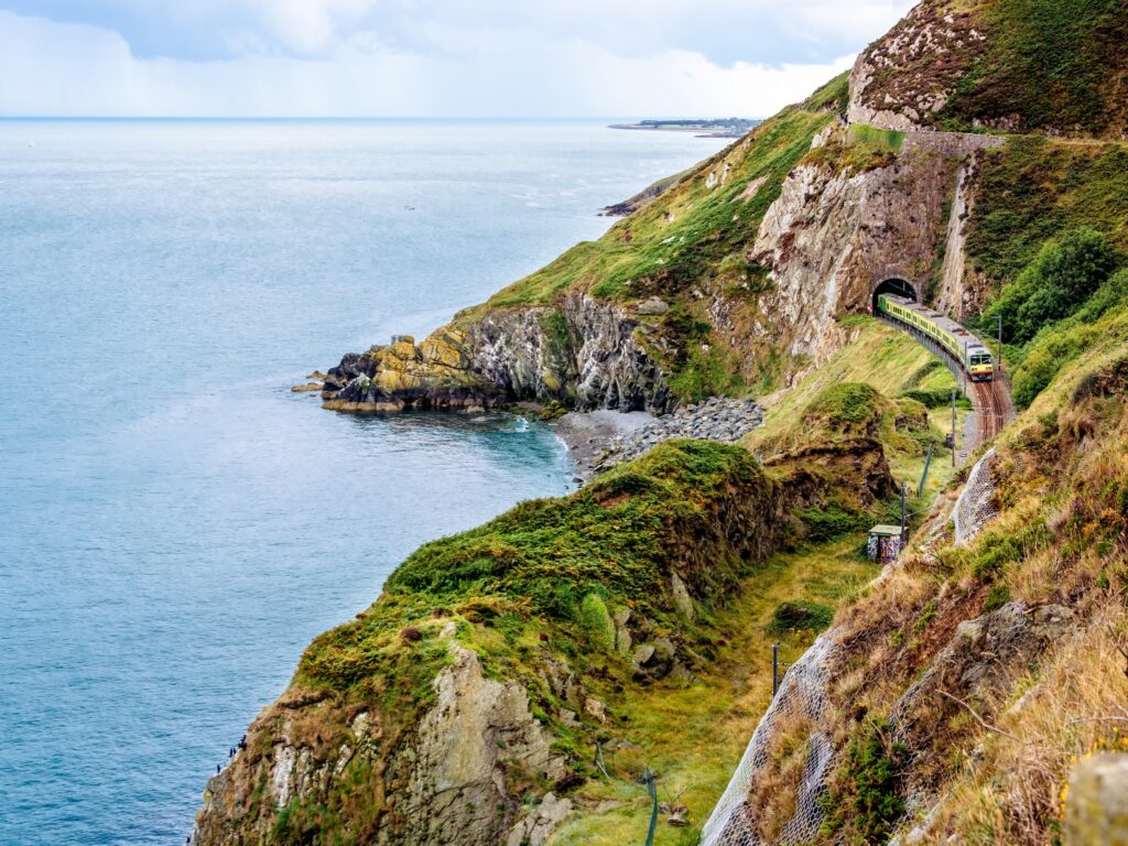 The train in Ireland • Go-to-Ireland.com