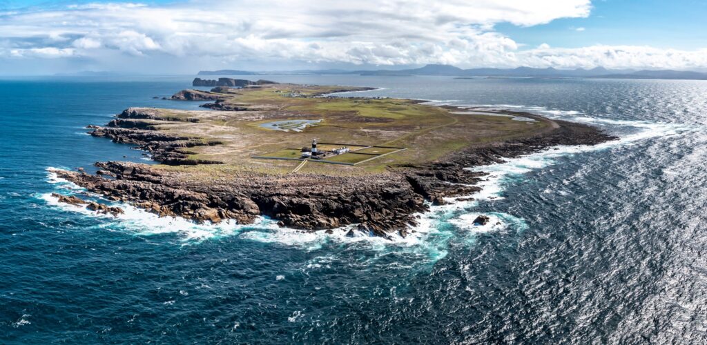 Tory Island Lighthouse - Tory Island lighthouse • Go-to-Ireland.com