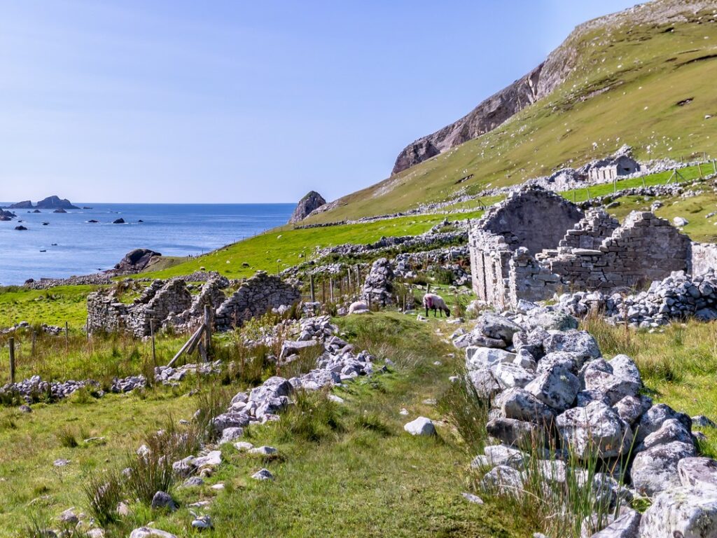 Abandoned Irish villages to visit in Ireland ☘️ • Go-to-Ireland.com
