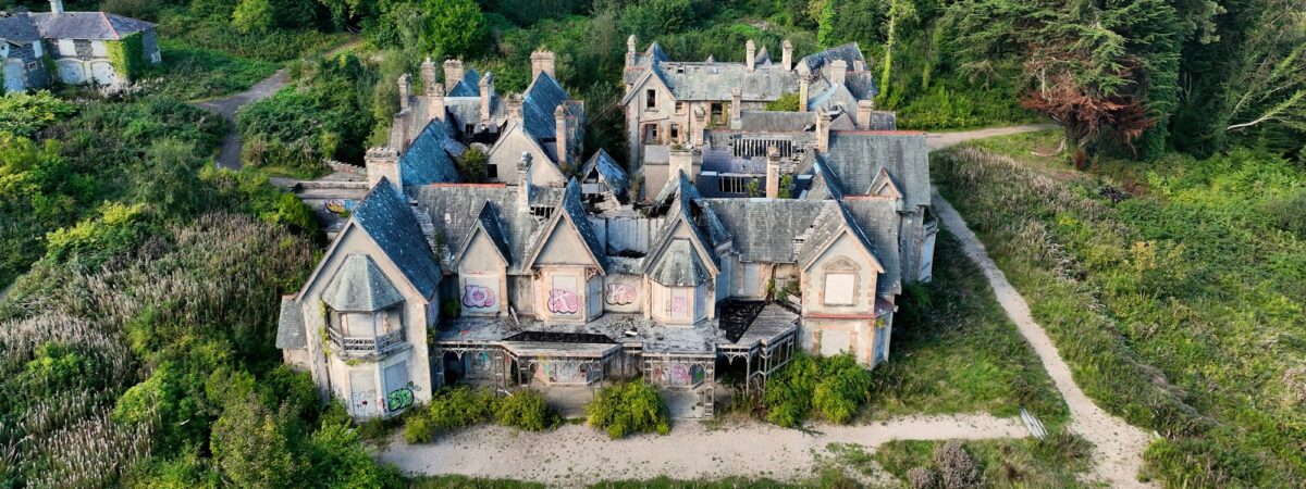 Cairndhu House - Northern Ireland's most haunted house • Go-to-Ireland.com