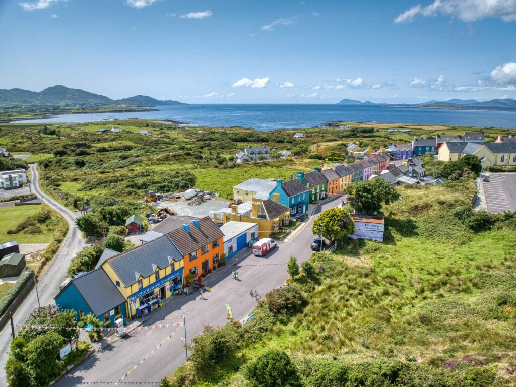 Eyeries ☘️ : activities & accommodation • Go-to-Ireland.com