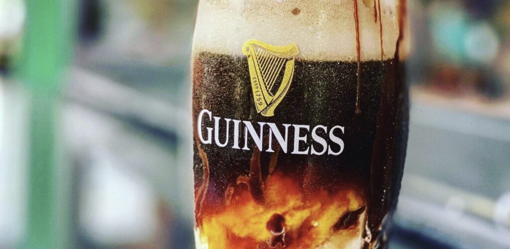 The Guinness Float - Irish Cocktail • Go-to-Ireland.com