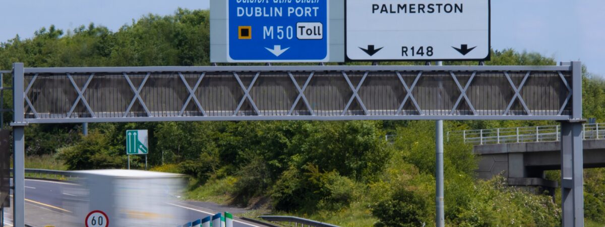 Driving on the M50 in Ireland • Go-to-Ireland.com