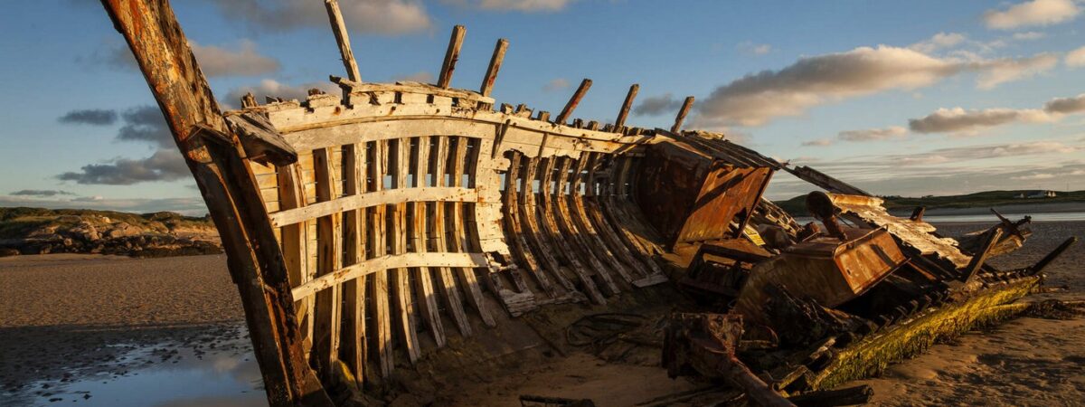 The Bunbeg Shipwreck in Ireland • Go-to-Ireland.com
