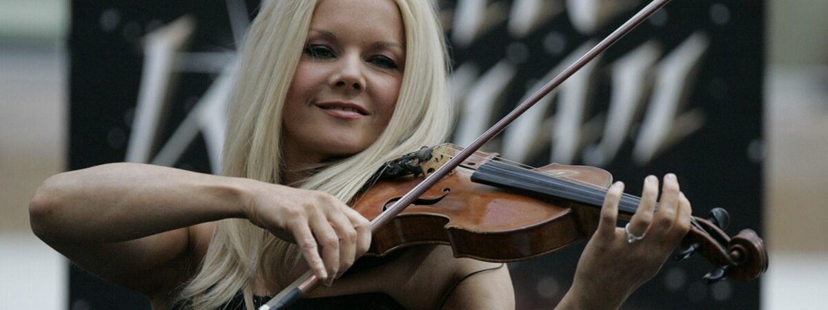 Máiréad Nesbitt - Irish fiddler • Go-to-Ireland.com