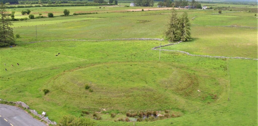 Rathmore - Rathcroghan Fort • Go-to-Ireland.com