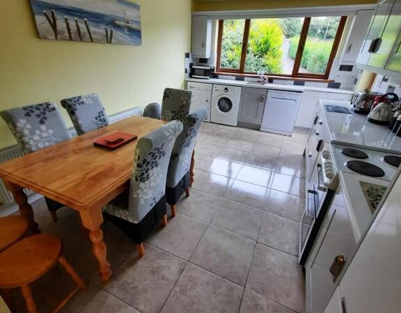Lovely ballina townhouse • Go-to-Ireland.com