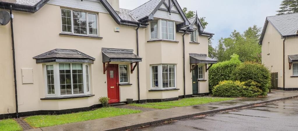 No 4 Lansdowne Village • Go-to-Ireland.com