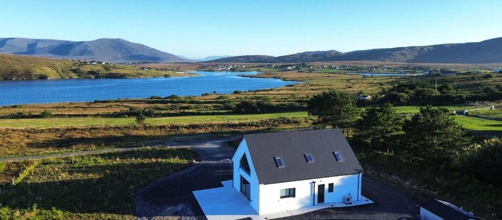 Shore Road, Achill Island • Go-to-Ireland.com